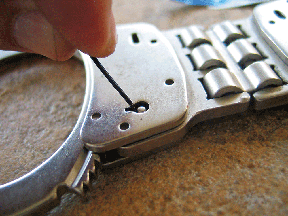 Shackled: How to Escape from a Pair of Handcuffs - American Outdoor Guide