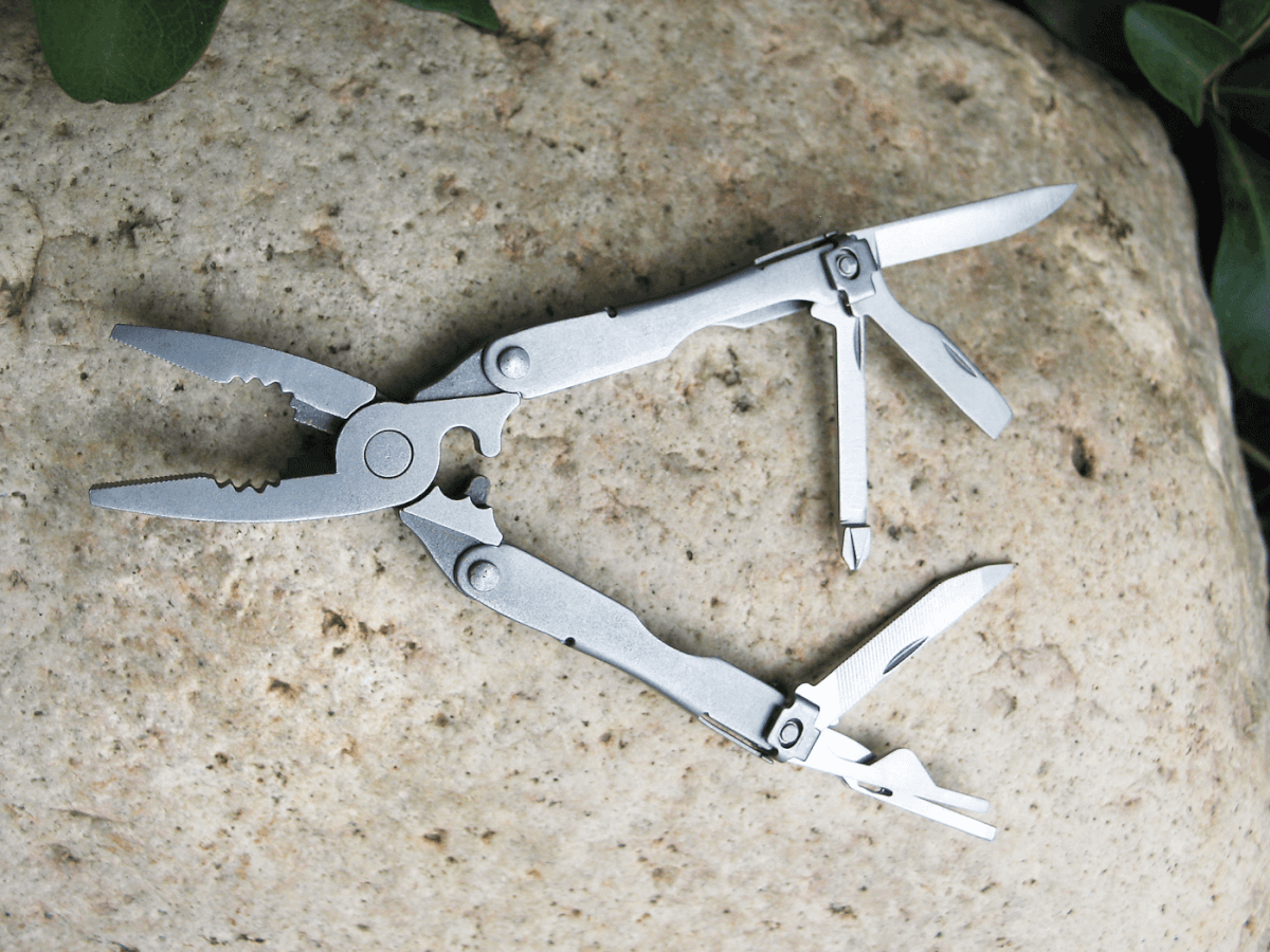 Big Survival Comes In Small Packages: Solkoa's Suma Pro Survival Kit ...