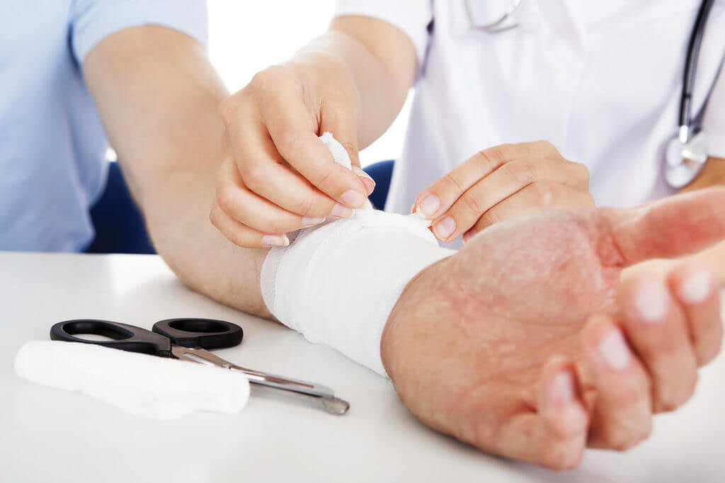 3 Tips for Treating an Animal Bite - American Outdoor Guide