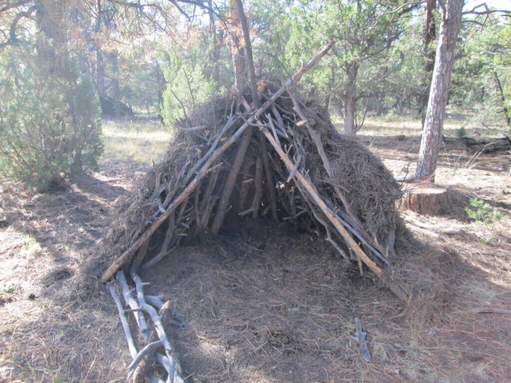 Here's how to build a DIY Survival Shelter all by yourself