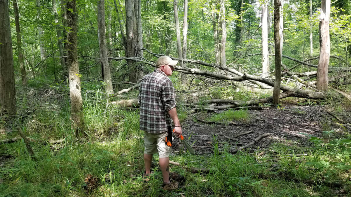 What Makes Chris Tanner Tick? : The Popular Prepper and Knife Designer ...