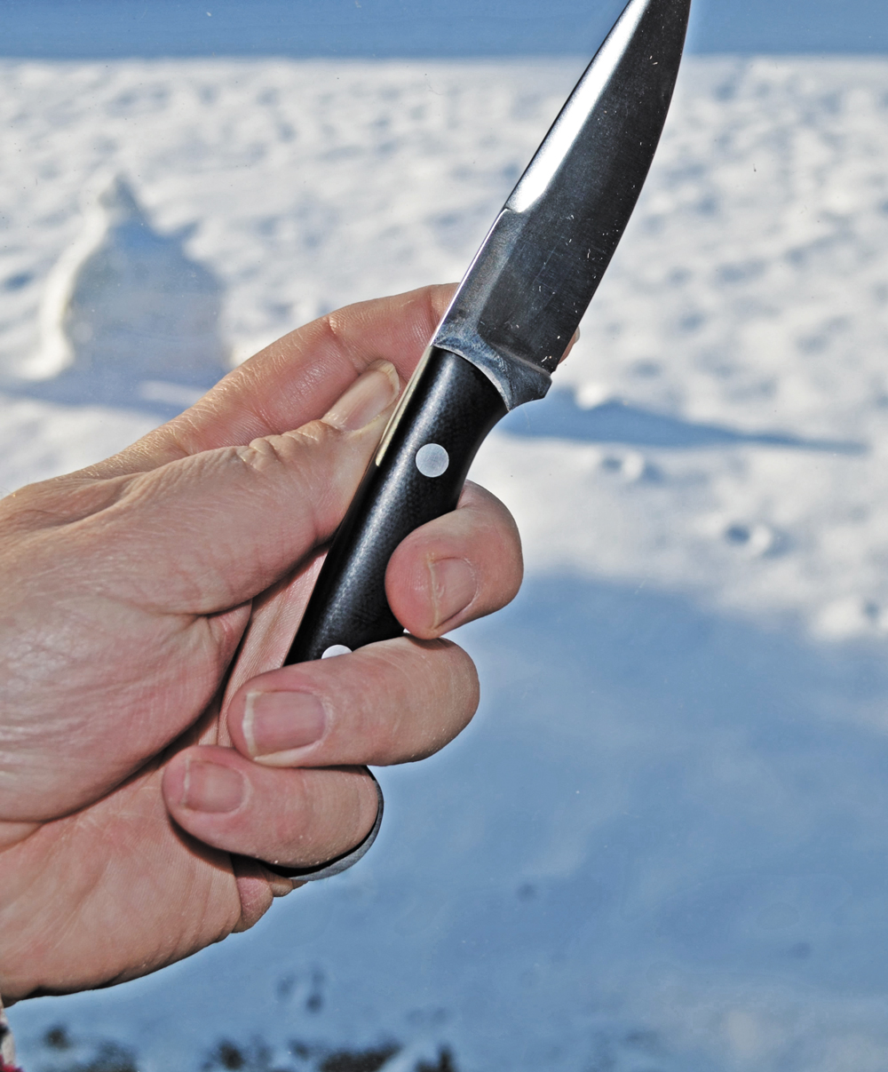 Learn About The Pros And Cons of Ring-Handle Knives