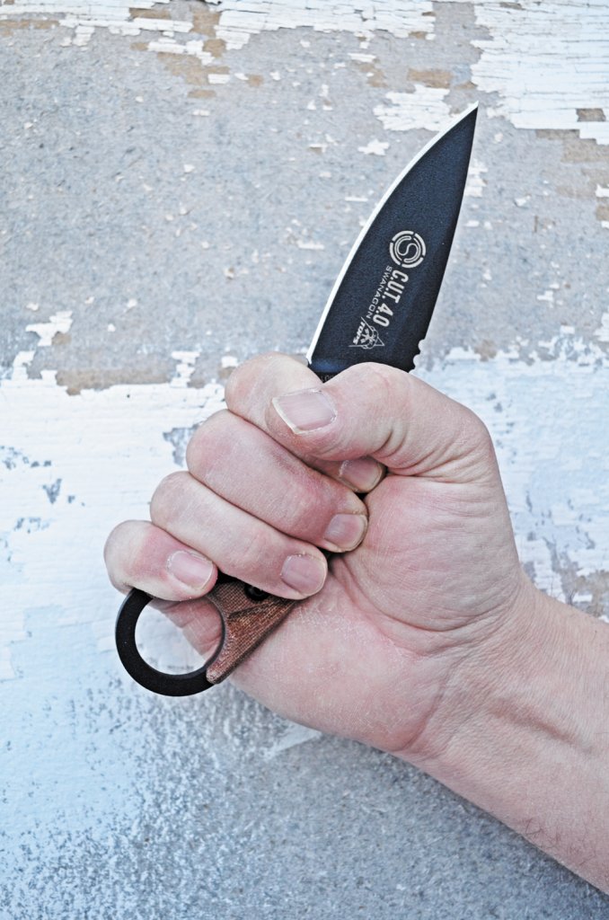 Learn About The Pros And Cons of Ring-Handle Knives