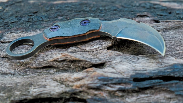 Learn About The Pros And Cons of Ring-Handle Knives